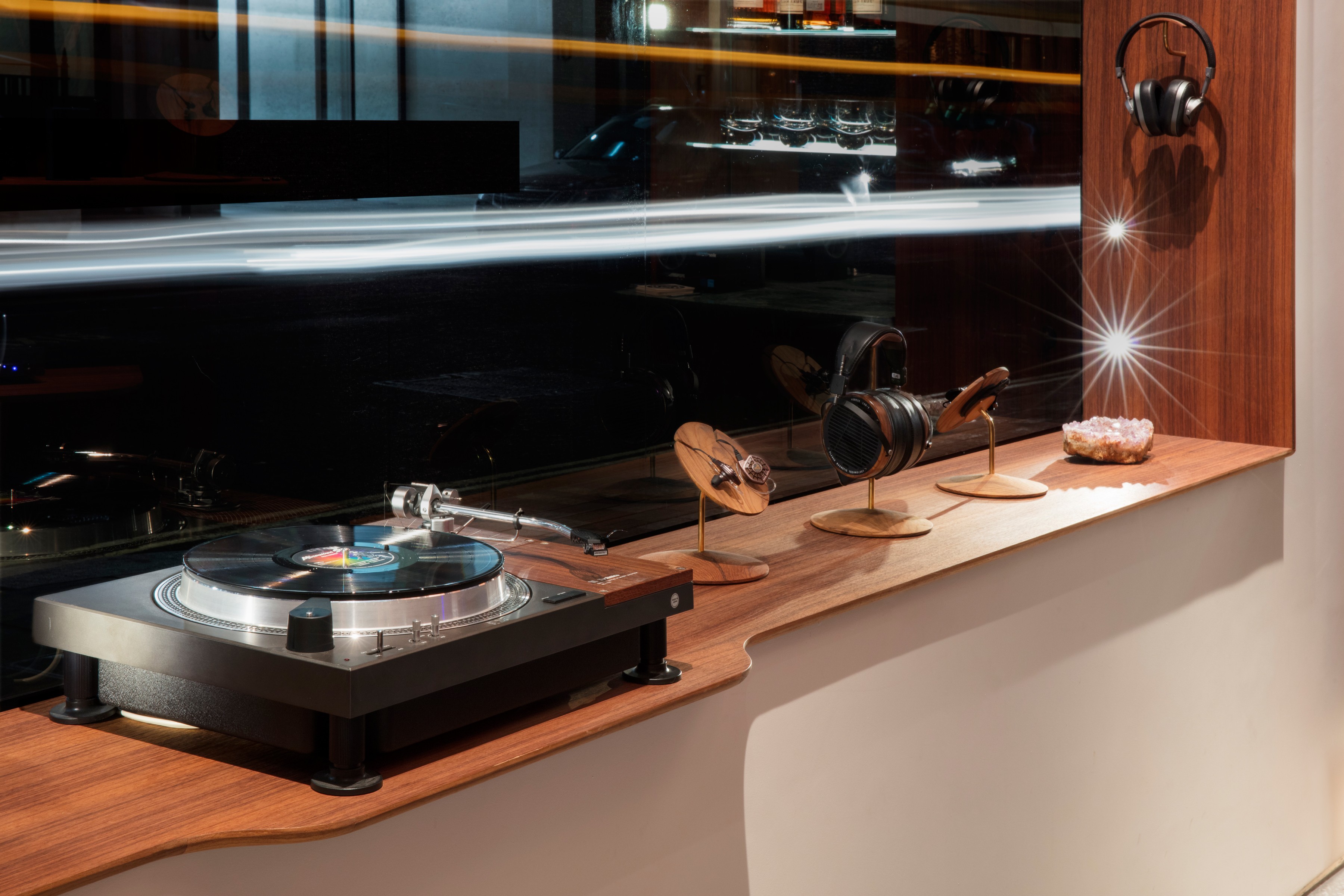 Headphone Bar | Felix de Pass